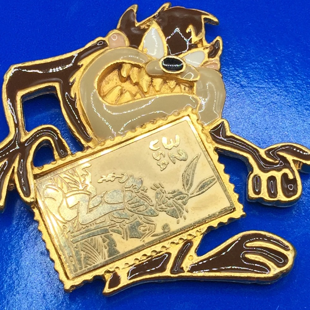 Vintage 1997 Looney Tunes Enamel Taz Pin - Gem